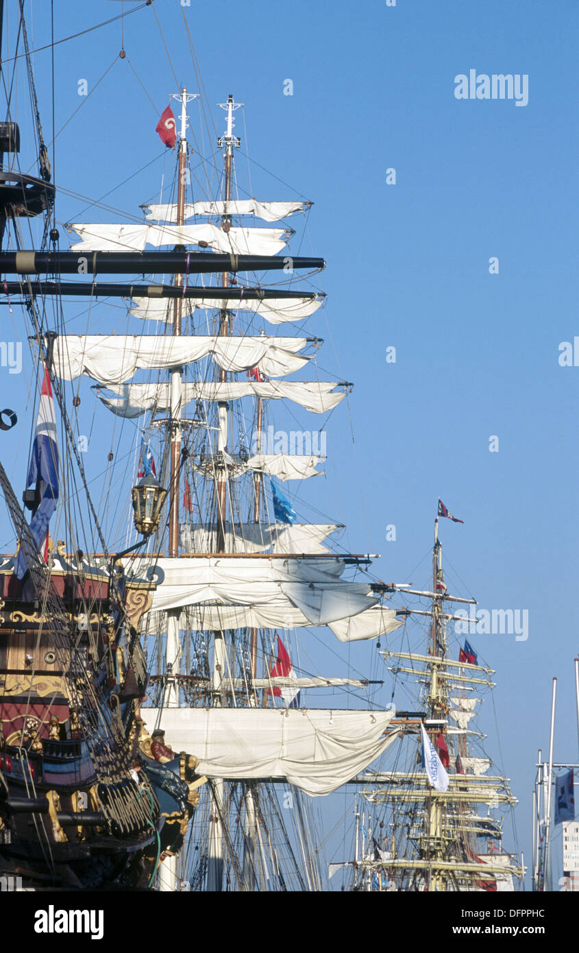 Amsterdam segelschiffe -Fotos und -Bildmaterial in hoher Auflösung – Alamy
