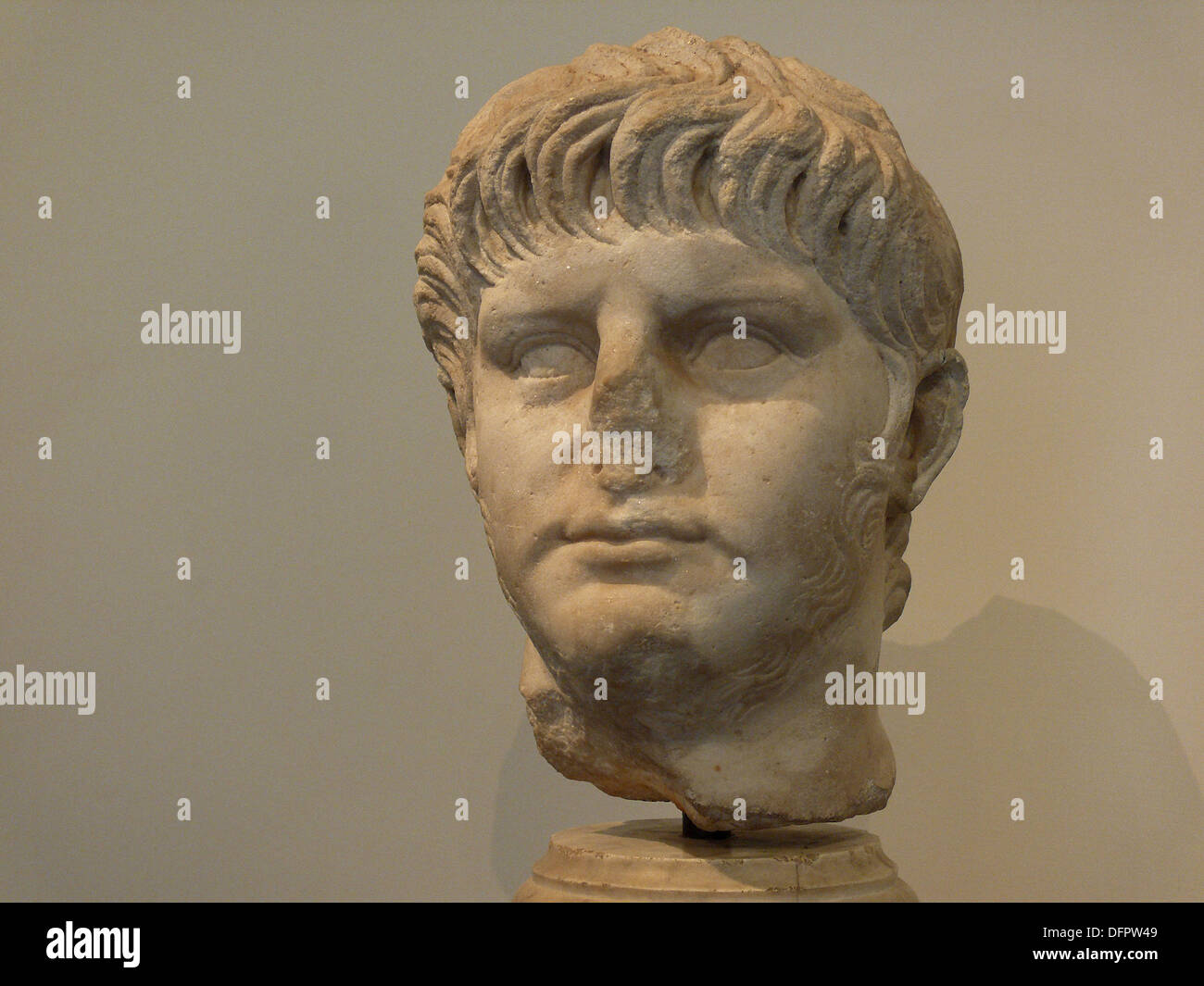 Roman nero -Fotos und -Bildmaterial in hoher Auflösung – Alamy