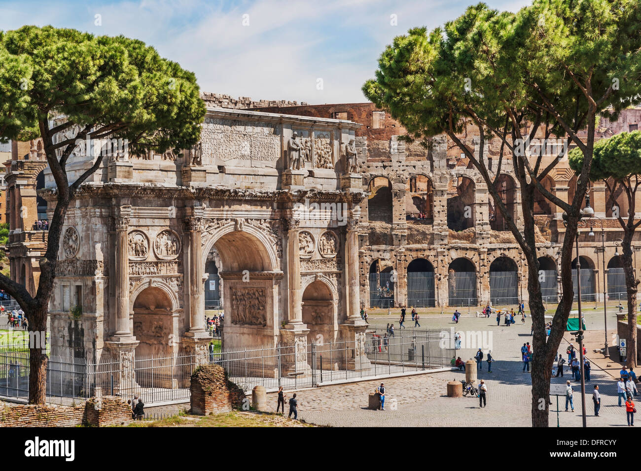 Kolosseum und konstantinsbogen -Fotos und -Bildmaterial in hoher ...