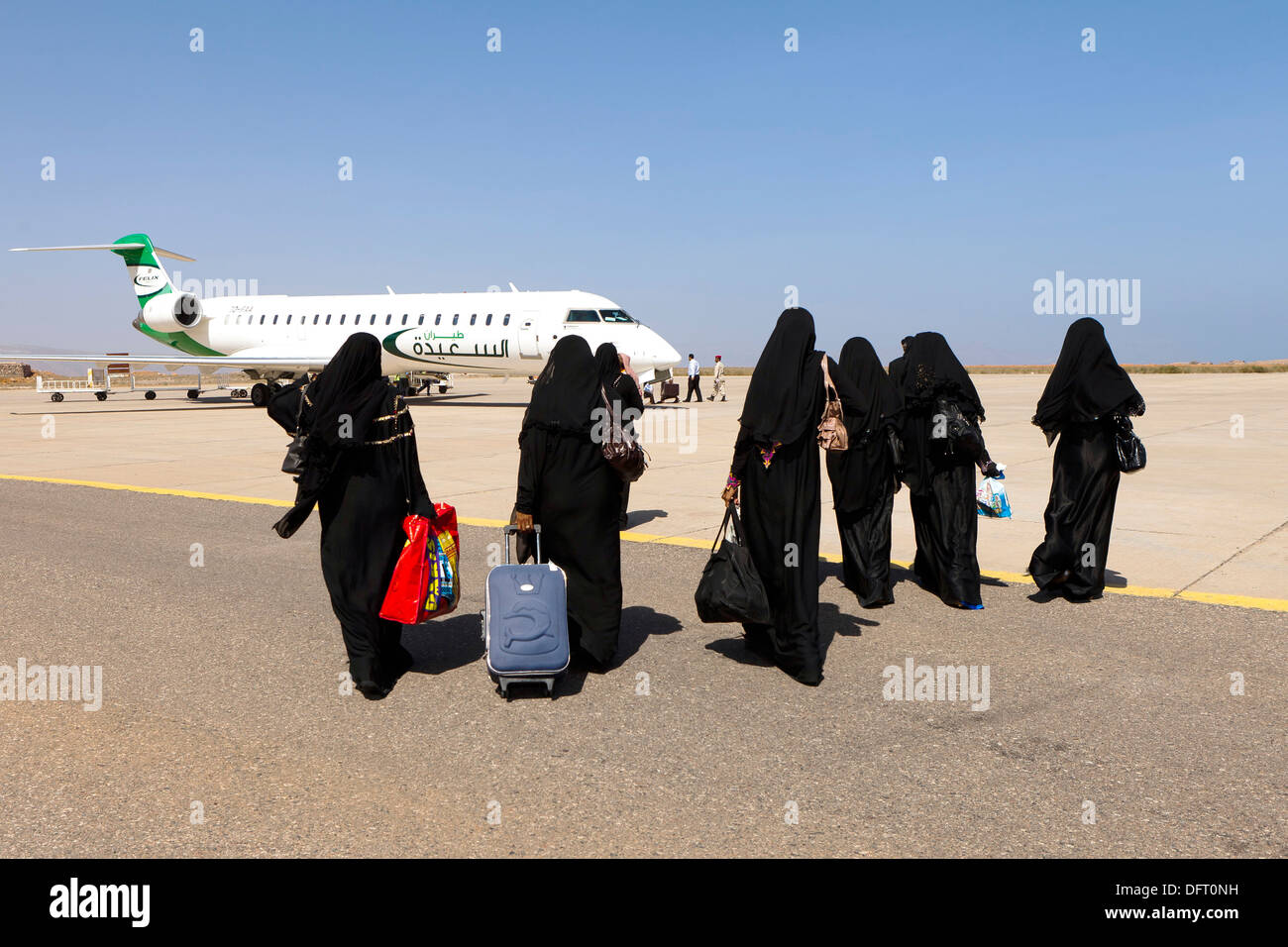 Socotri Frauen am Moun Flughafen, Insel Sokotra, Weltkulturerbe von ...