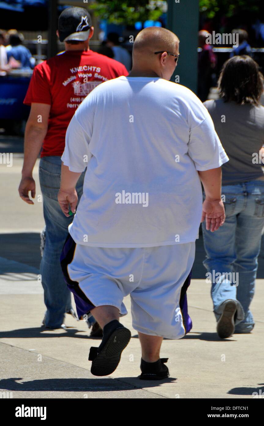 Fettleibiger junge -Fotos und -Bildmaterial in hoher Auflösung – Alamy