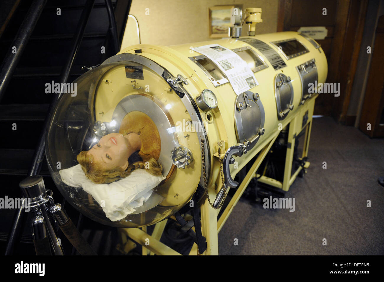 Iron lung polio -Fotos und -Bildmaterial in hoher Auflösung – Alamy