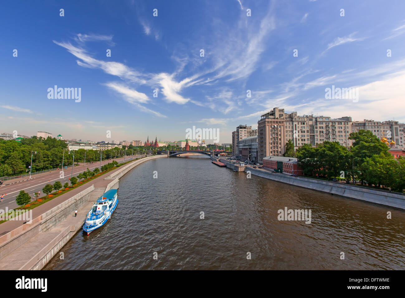 Blick vom moskwa ufer -Fotos und -Bildmaterial in hoher Auflösung – Alamy