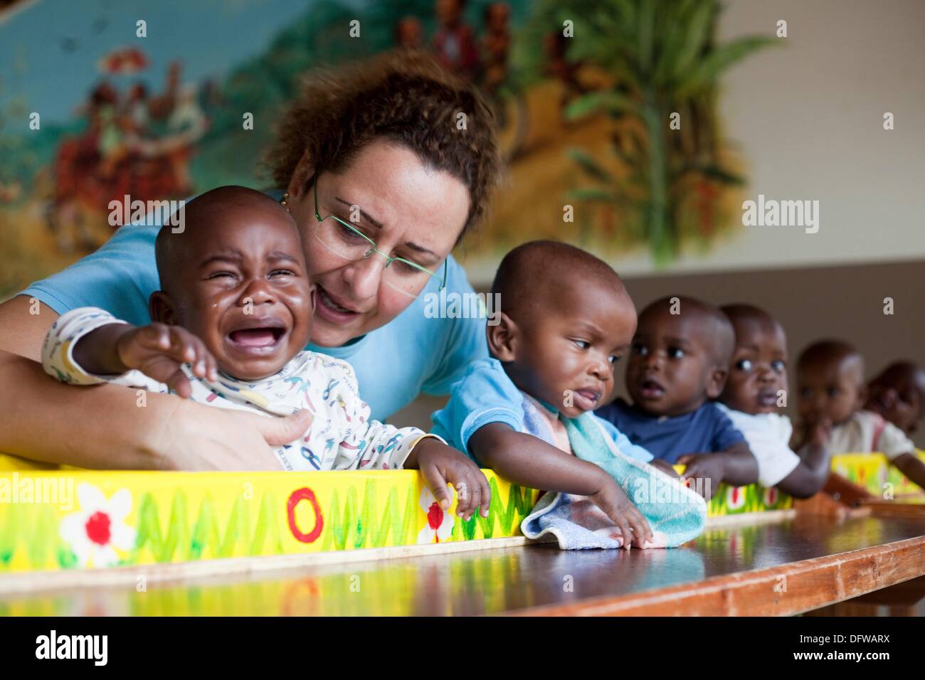 Africa burundi children poverty -Fotos und -Bildmaterial in hoher ...
