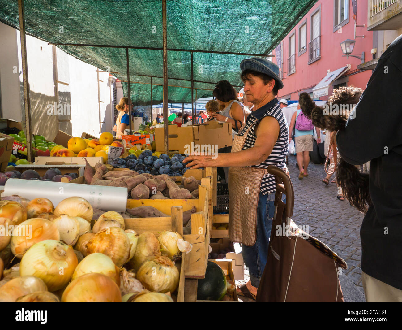 Portugal, Algarve, Loule Markt, Obst & Gemüse Gemüse-Kiosk-Stall ...