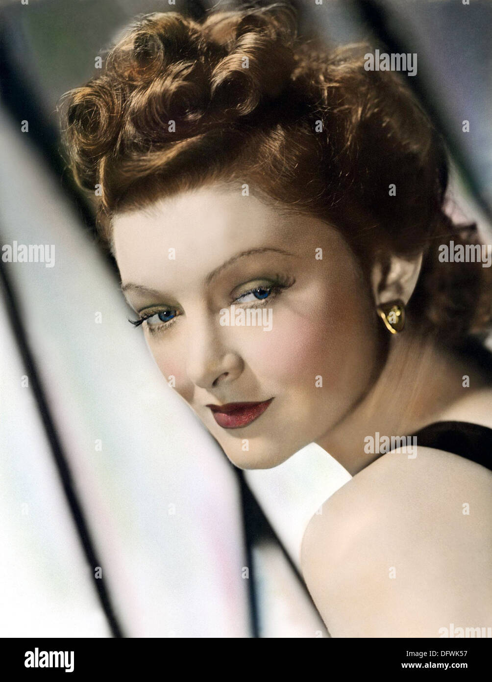 Myrna loy 1937 -Fotos und -Bildmaterial in hoher Auflösung – Alamy