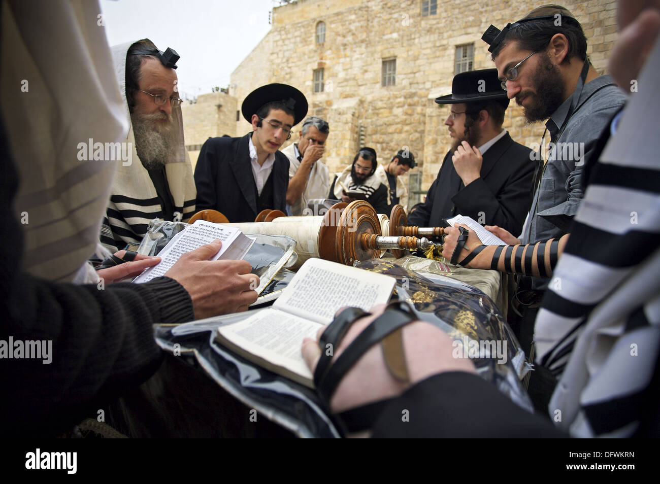 Thora, orthodoxe Juden von der Klagemauer-´Western Wall´, Jerusalem zu ...