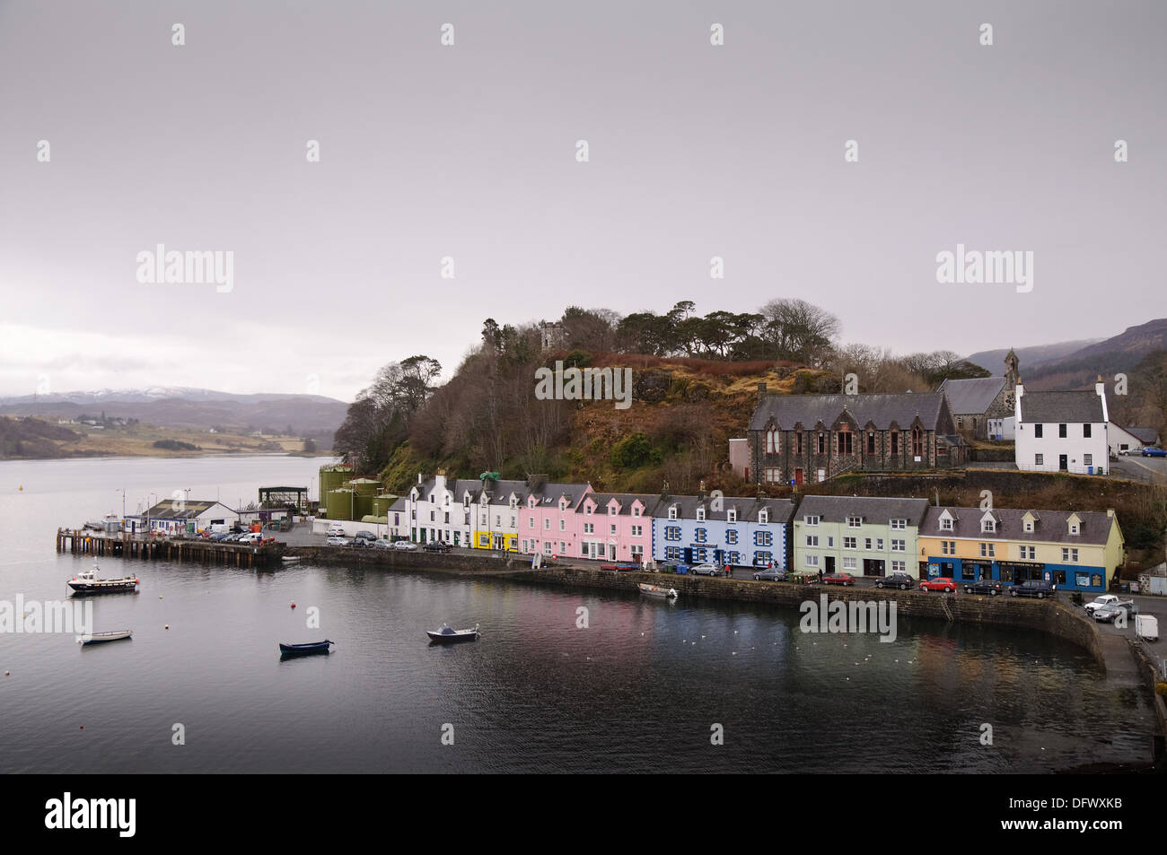 Portree waterfront isle skye scotland -Fotos und -Bildmaterial in hoher ...