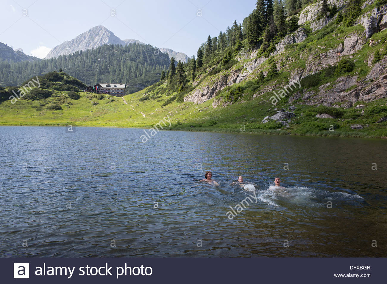 People Swimming In Mountain Lake Stockfotos & People Swimming In ...