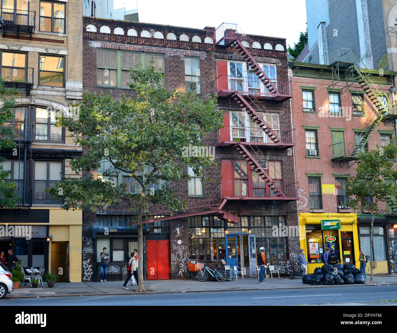 Bowery weißes haus -Fotos und -Bildmaterial in hoher Auflösung – Alamy