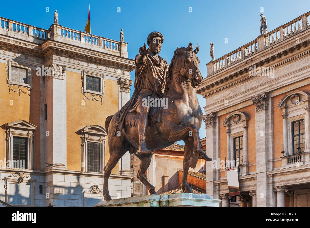 Statue der mark aurel -Fotos und -Bildmaterial in hoher Auflösung – Alamy