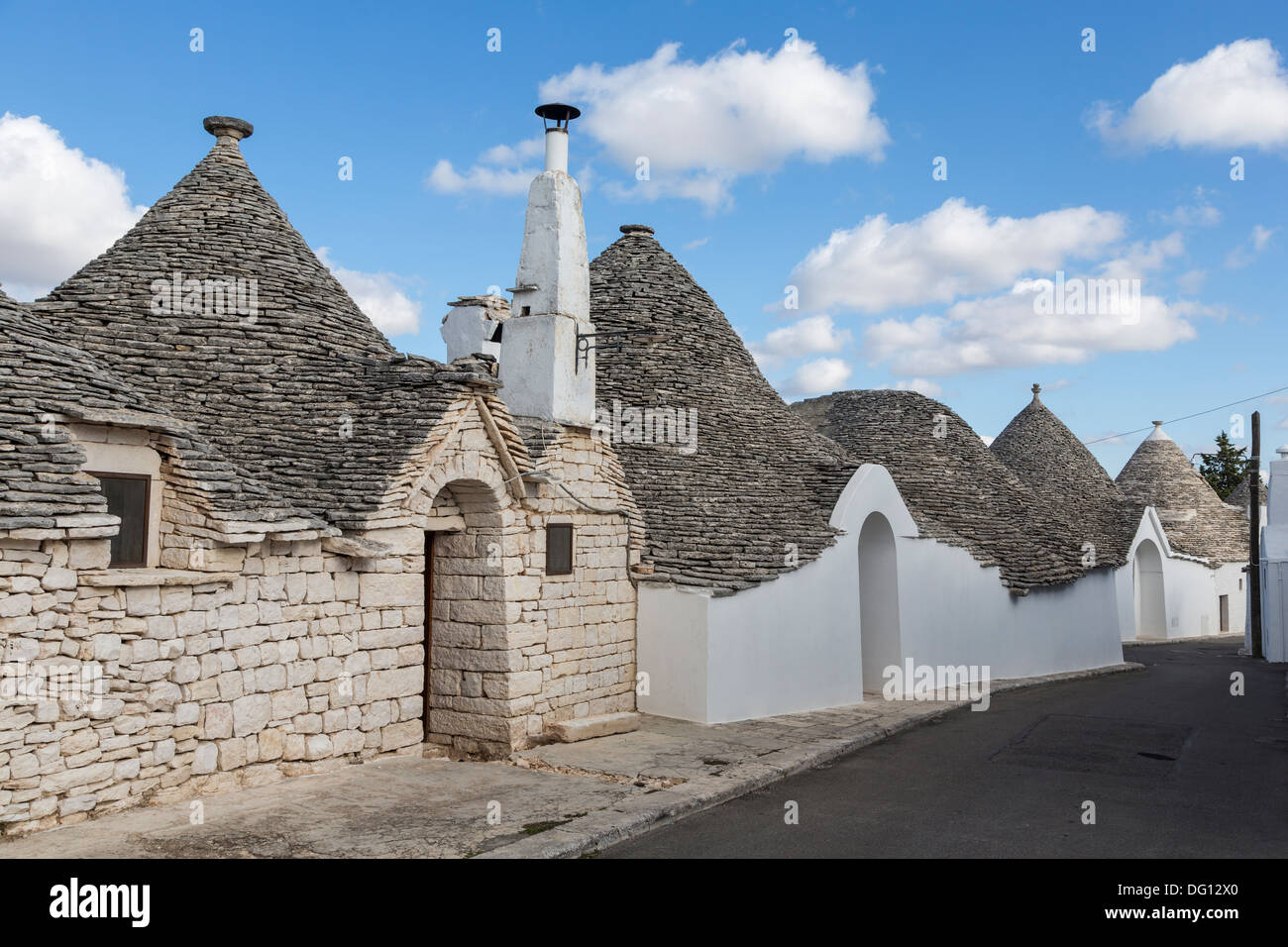 Trulli Häuser (singuläre Trulli), Alberobello, Apulien, Italien ...