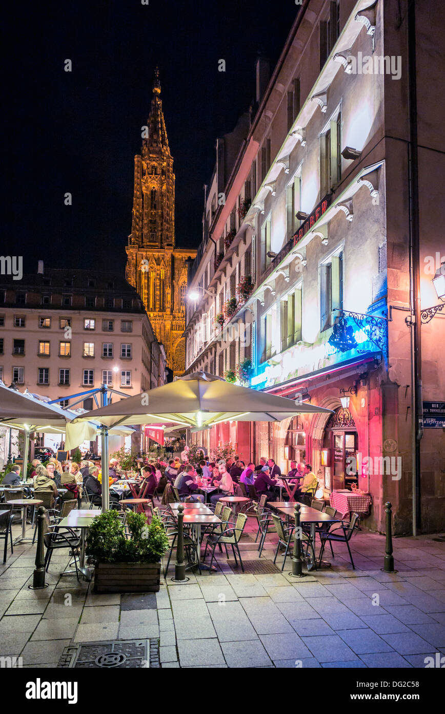 Restaurants Strasbourg Cathedral Strasbourg Stockfotos und -bilder ...