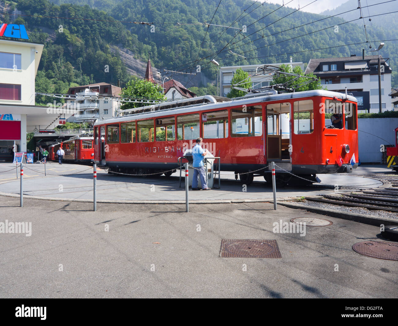 Vitznau-Rigi-Bahn ein Zahnrad Eisenbahnlinie von Vitznau 435 m nach ... Vitznau-Rigi-Bahn ein Zahnrad Eisenbahnlinie von Vitznau 435 m nach ...
