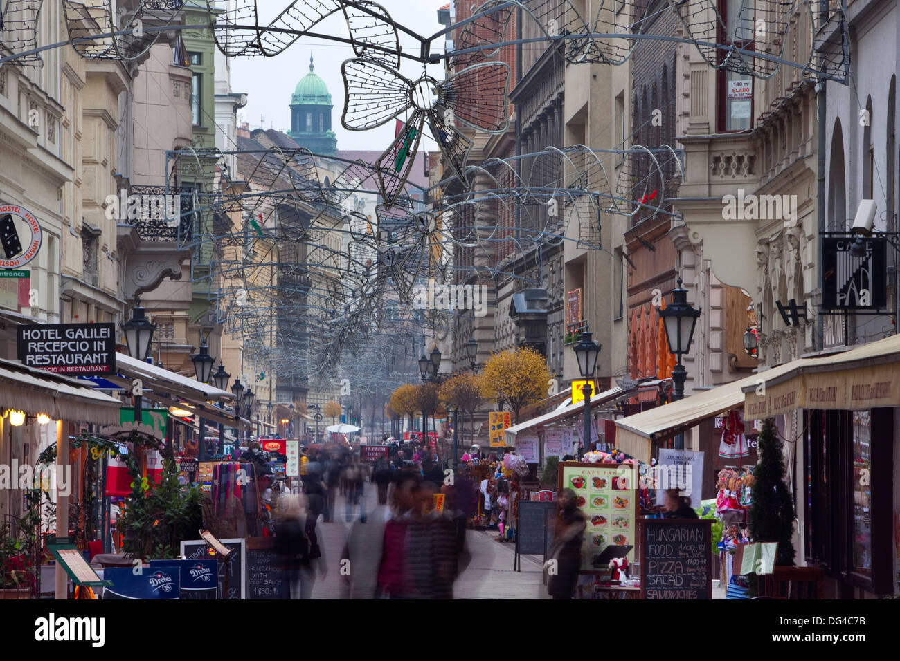 Vaci Utca Street Budapest Stockfotos & Vaci Utca Street Budapest Bilder ...