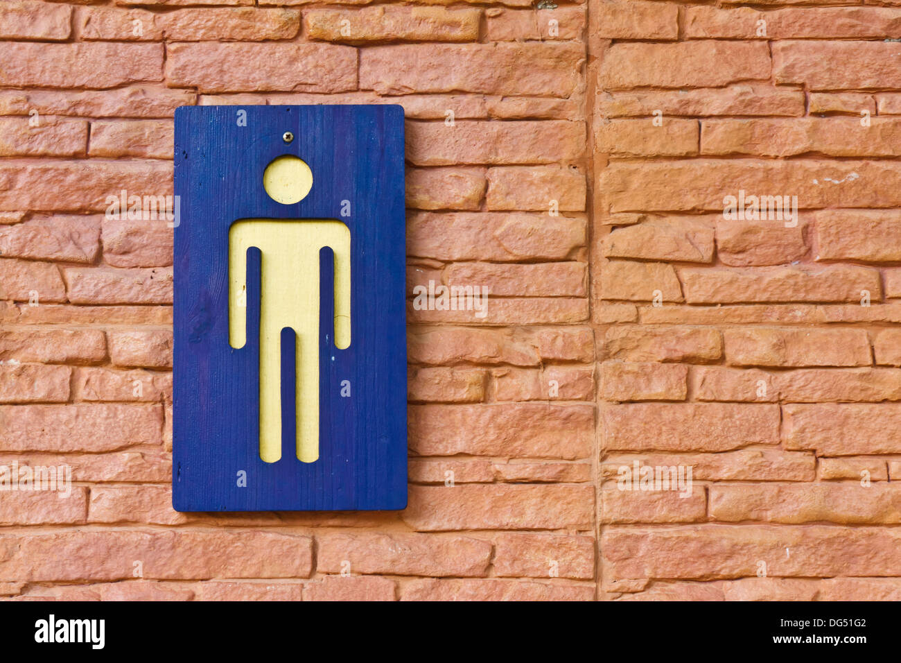 Mann toilette -Fotos und -Bildmaterial in hoher Auflösung – Alamy