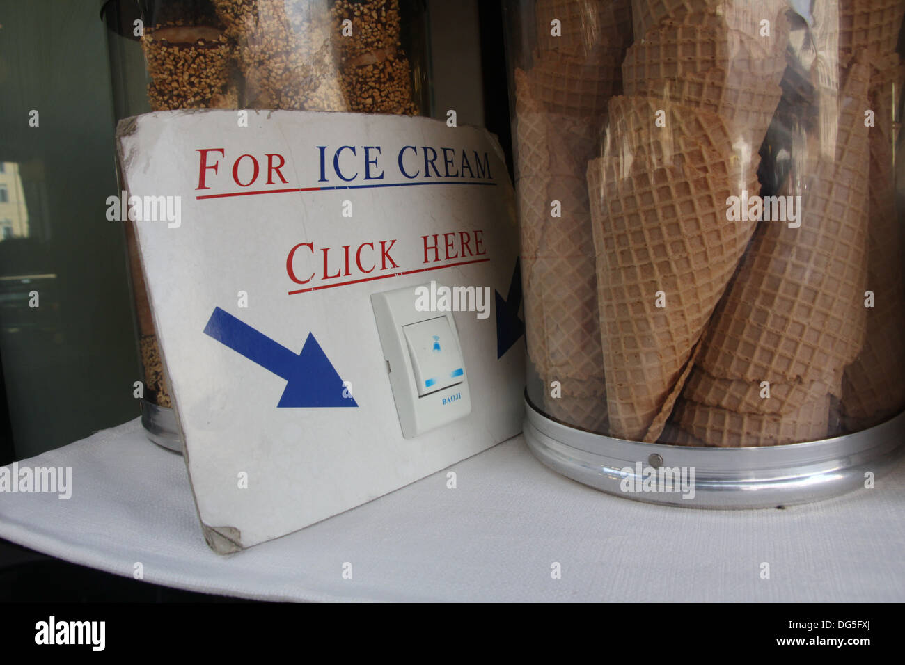 Gelato sign rome -Fotos und -Bildmaterial in hoher Auflösung – Alamy
