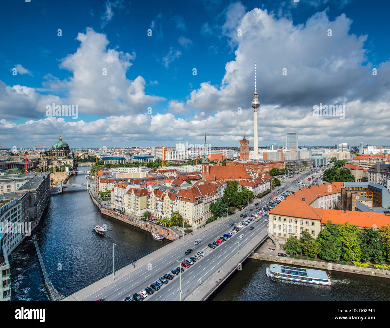 Berlin, Deutschland von oben der Spree gesehen Stockfotografie - Alamy