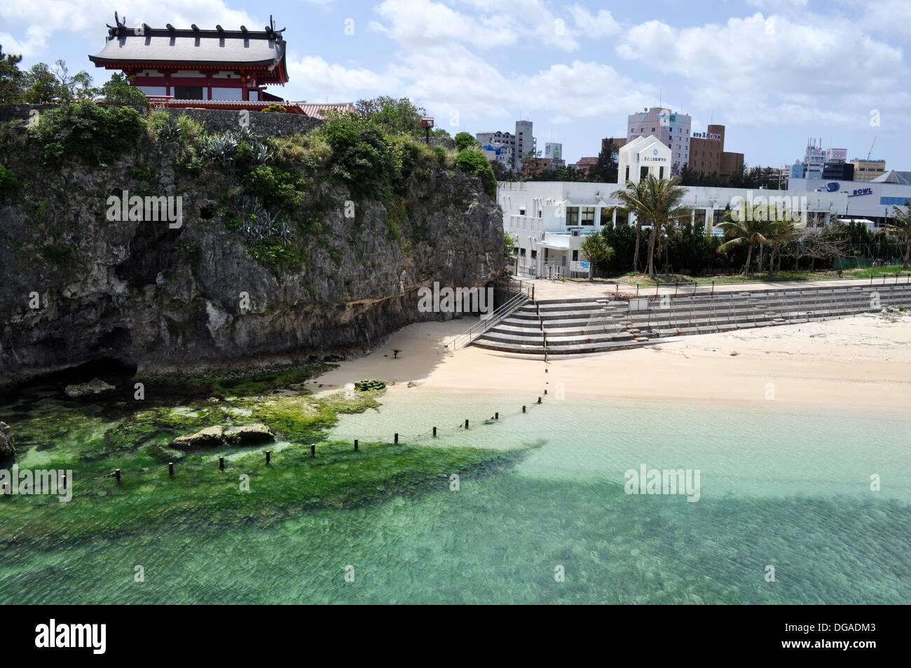 Naminoue strand mit naminoue schrein -Fotos und -Bildmaterial in hoher ...