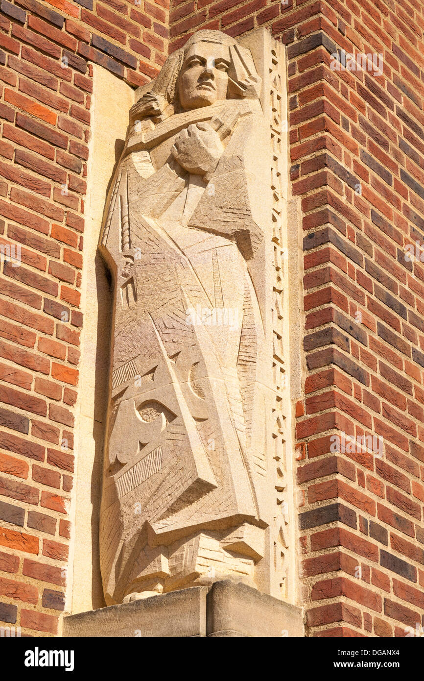 Julian von norwich statue -Fotos und -Bildmaterial in hoher Auflösung ...