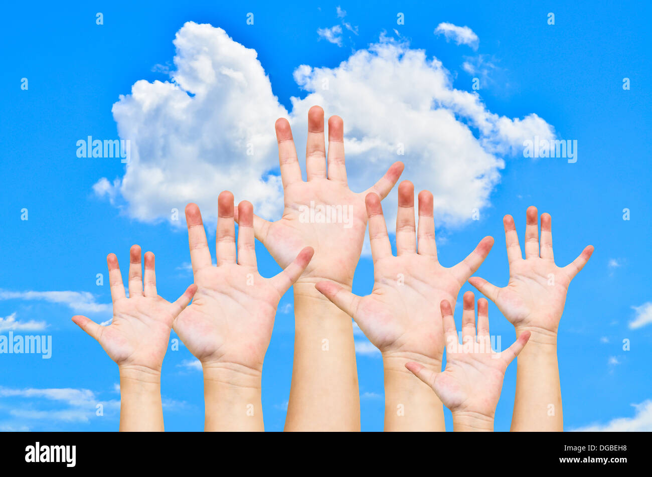 Raise hand voting -Fotos und -Bildmaterial in hoher Auflösung – Alamy