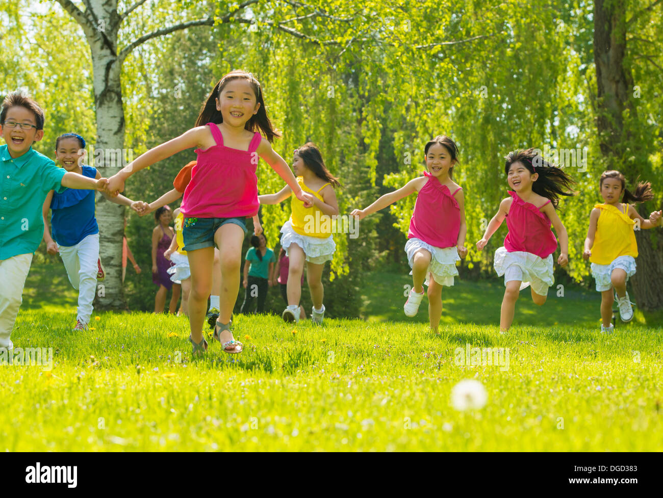 Laufende Kinder Stockfotos und -bilder Kaufen - Alamy
