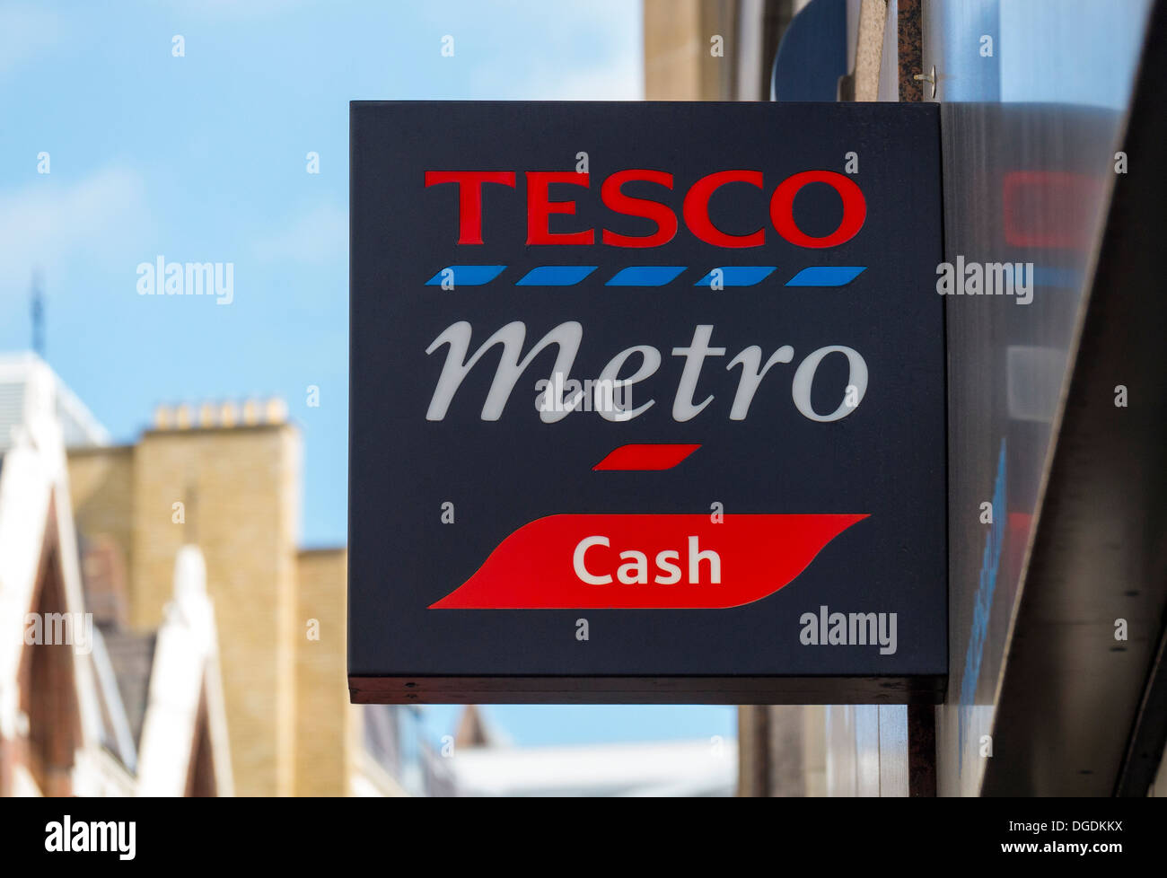 Tesco metro logo -Fotos und -Bildmaterial in hoher Auflösung – Alamy