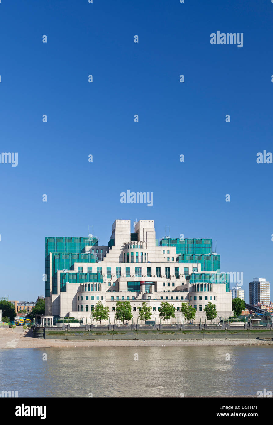 Mi6 building -Fotos und -Bildmaterial in hoher Auflösung – Alamy