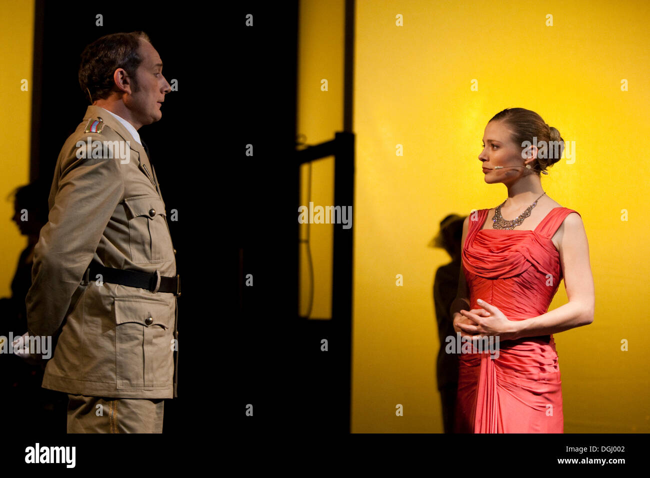 Evita - das Musical von Andrew Lloyd Webber und Tim Rice mit Daniel ...