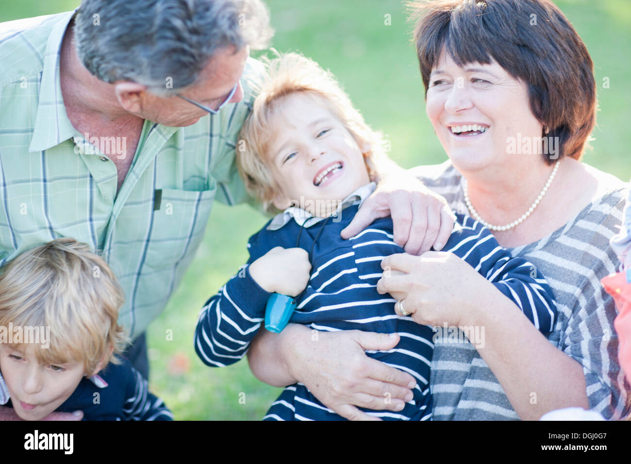 Four grandparents -Fotos und -Bildmaterial in hoher Auflösung – Alamy