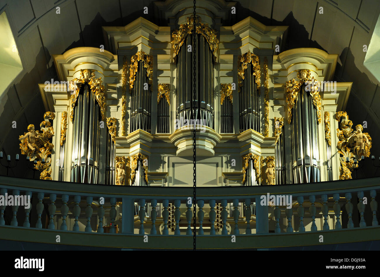 Organ church old ornate -Fotos und -Bildmaterial in hoher Auflösung – Alamy
