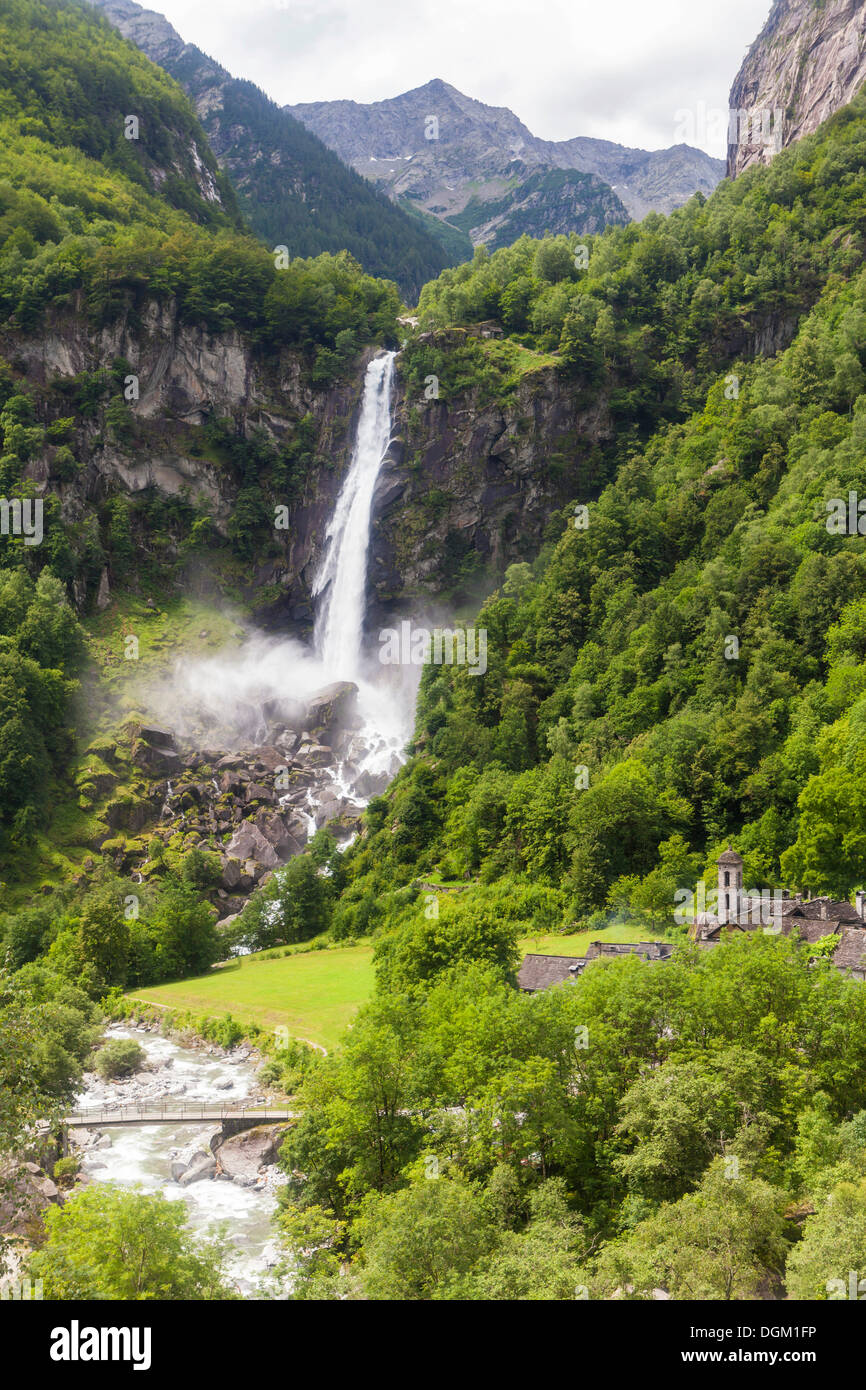 Switzerland Ticino Valle Bavona Mountain Stockfotos & Switzerland ...