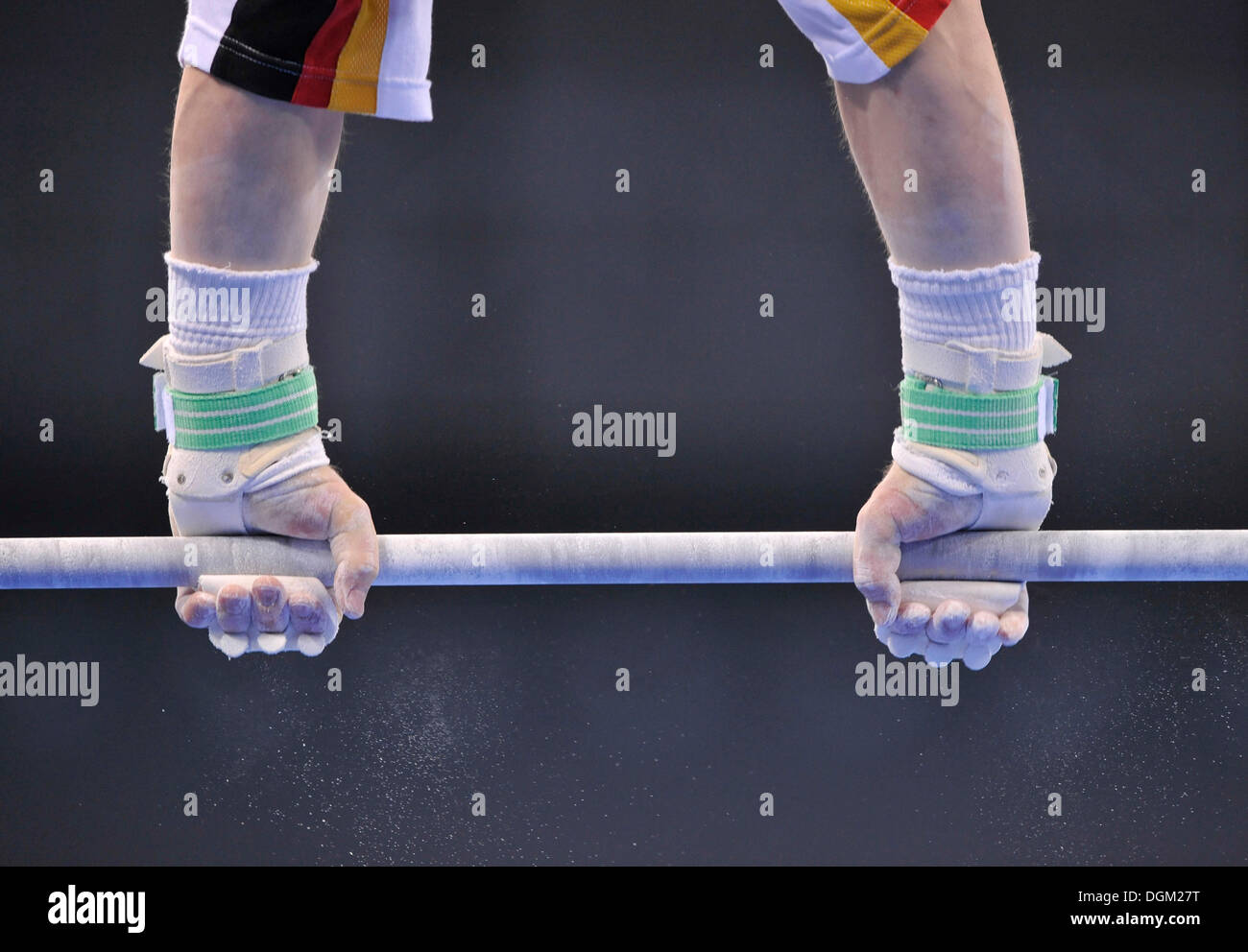 Detail, Turnerin mit Handschutz für Reck und Stufenbarren, EnBW ...