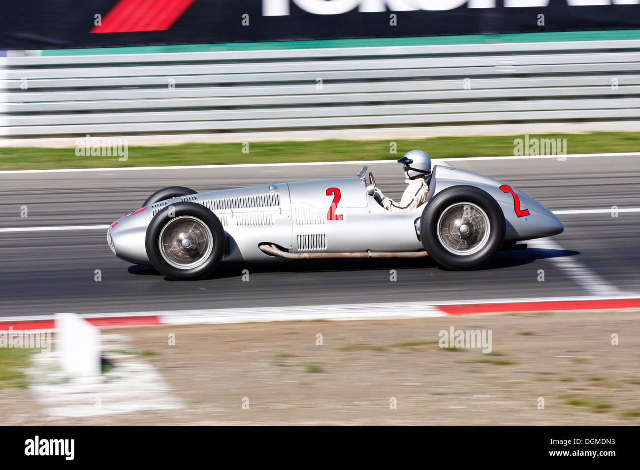 Historische Mercedes-Benz Silberpfeil Rennwagen W 154, Baujar 1939 aus ...
