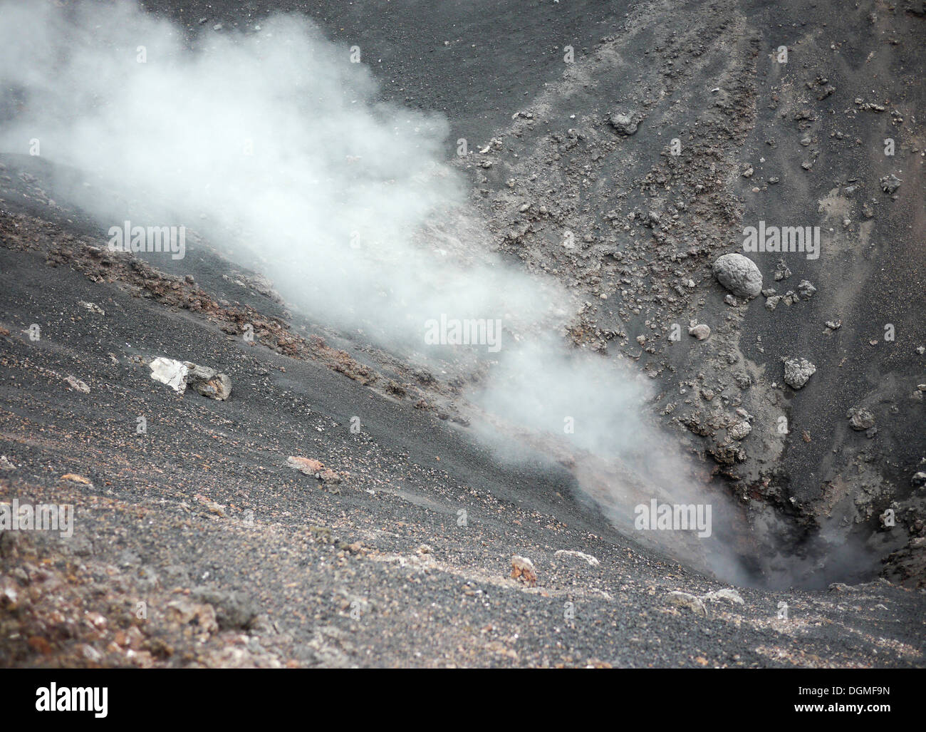 Italien sizilien ätna vulkan krater -Fotos und -Bildmaterial in hoher ...