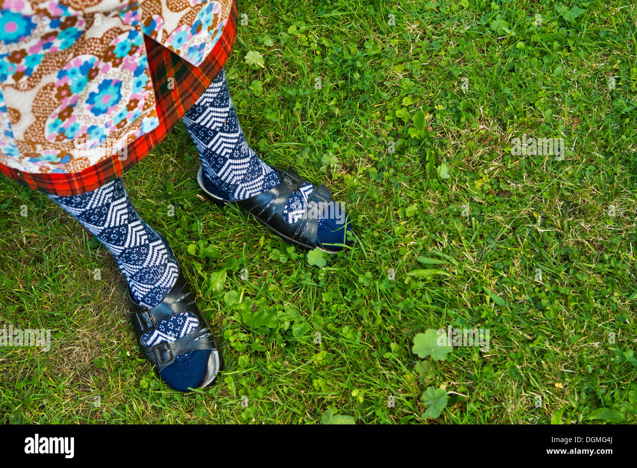 Alte oma beine -Fotos und -Bildmaterial in hoher Auflösung – Alamy