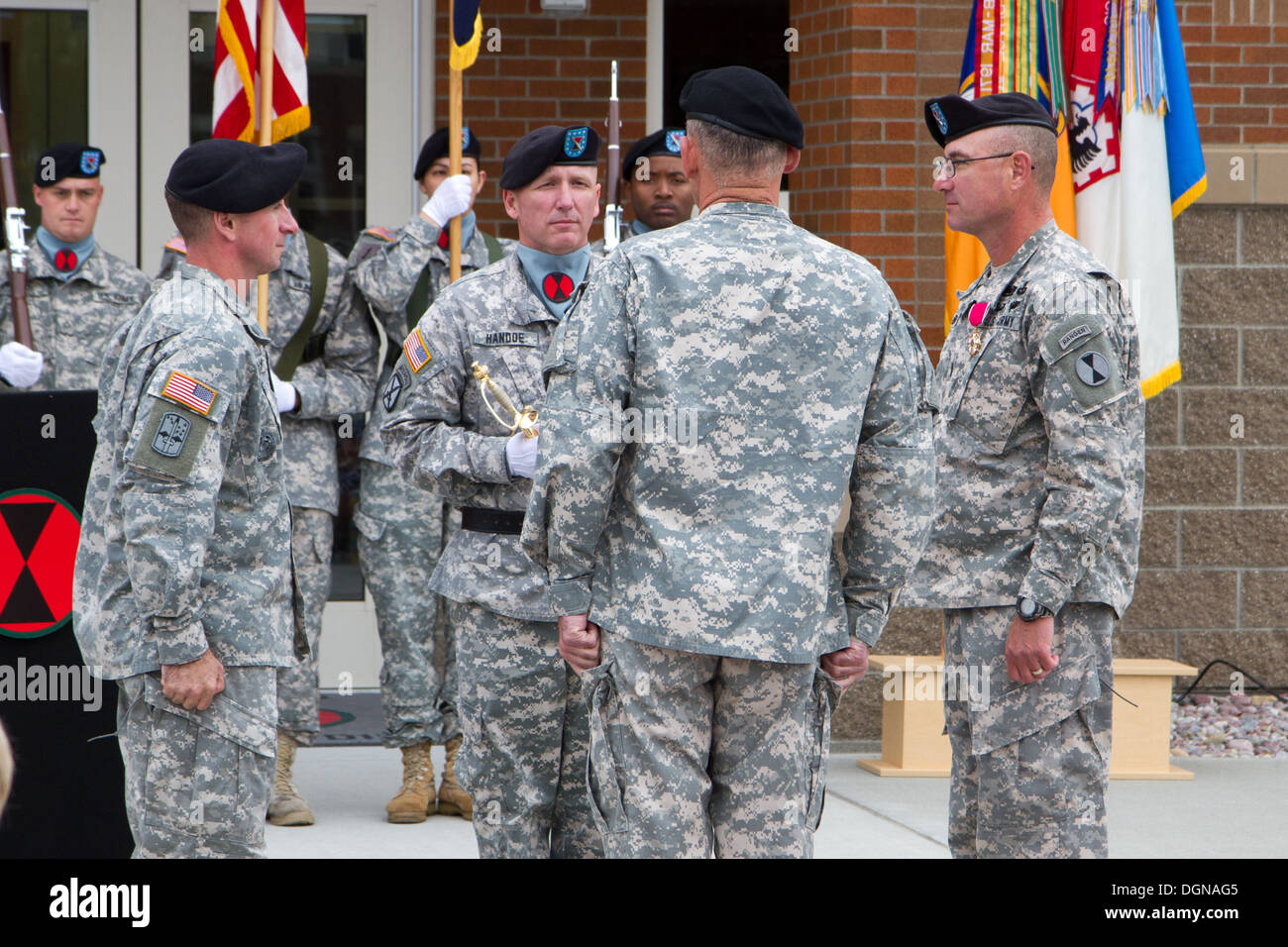 Outgoing u s command sergeant major -Fotos und -Bildmaterial in hoher ...