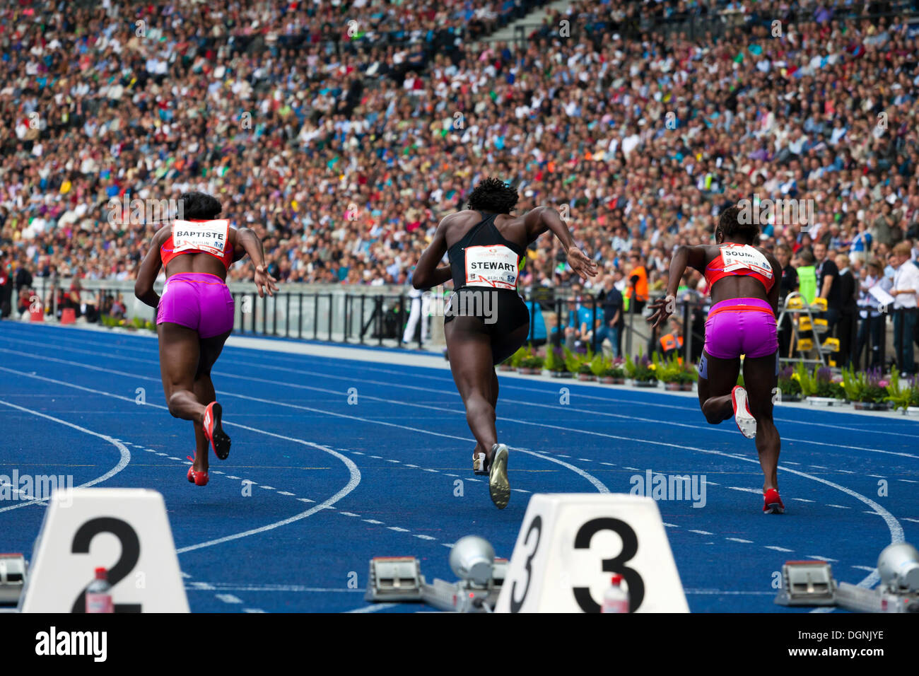 100 meter rennen -Fotos und -Bildmaterial in hoher Auflösung – Alamy