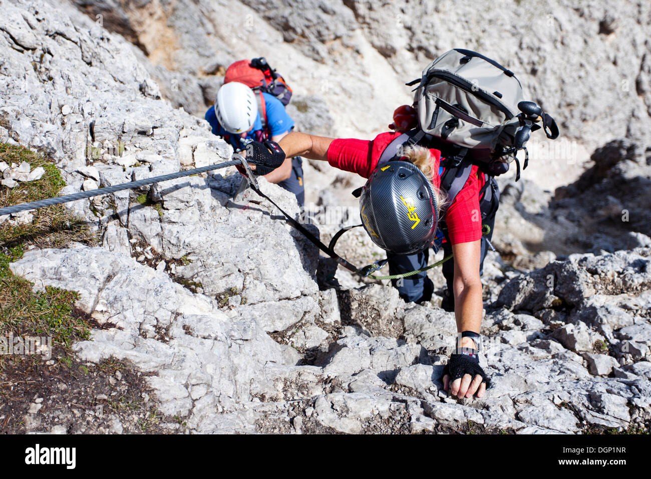 Zwei bergsteiger gipfel -Fotos und -Bildmaterial in hoher Auflösung – Alamy