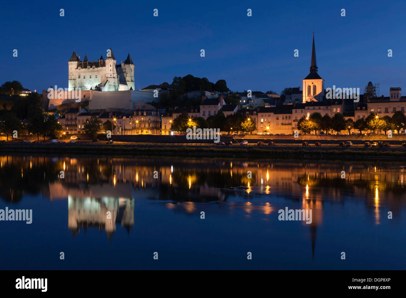 Saumur kirche -Fotos und -Bildmaterial in hoher Auflösung – Alamy