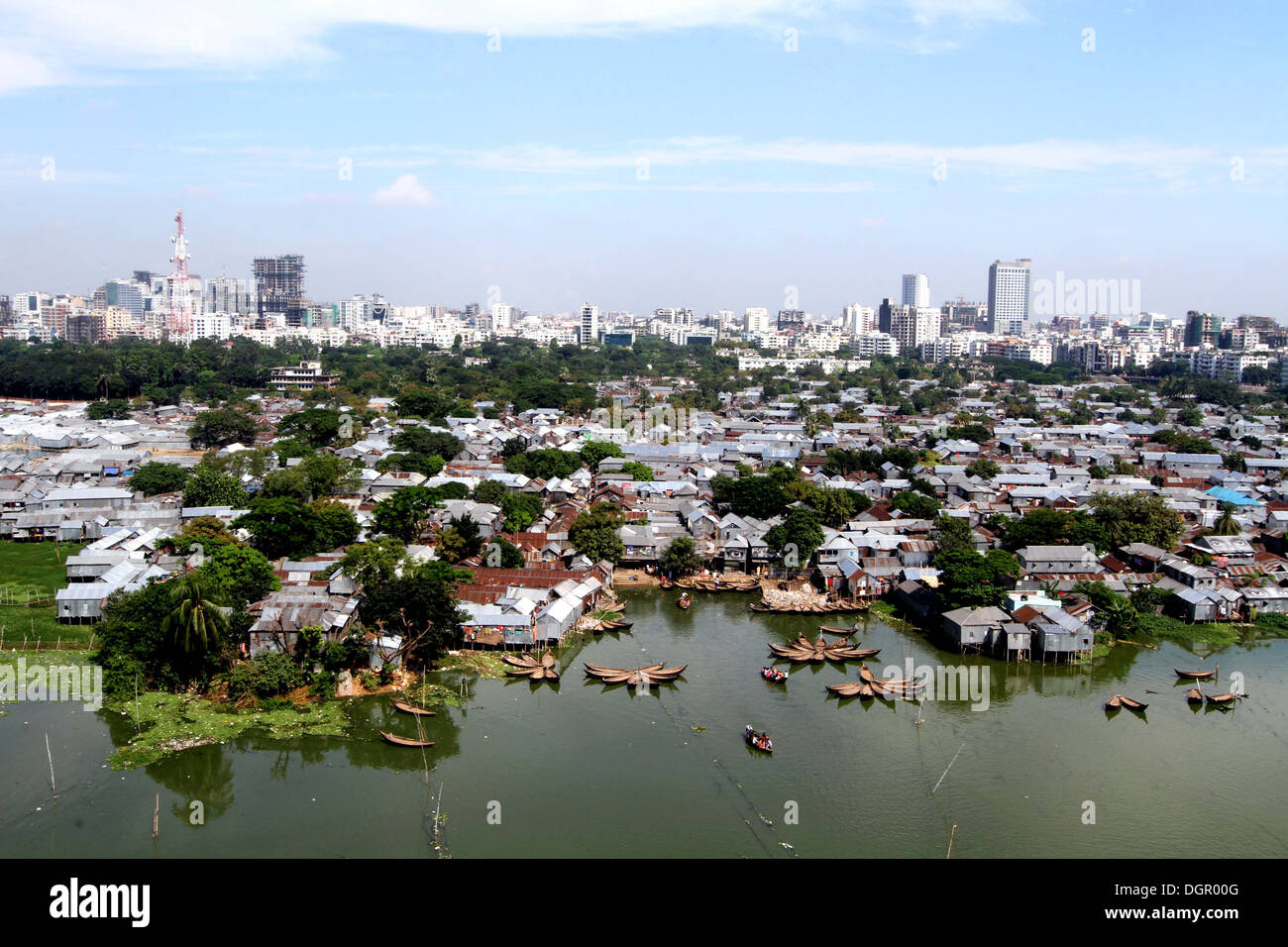Korail slum in dhaka -Fotos und -Bildmaterial in hoher Auflösung ...