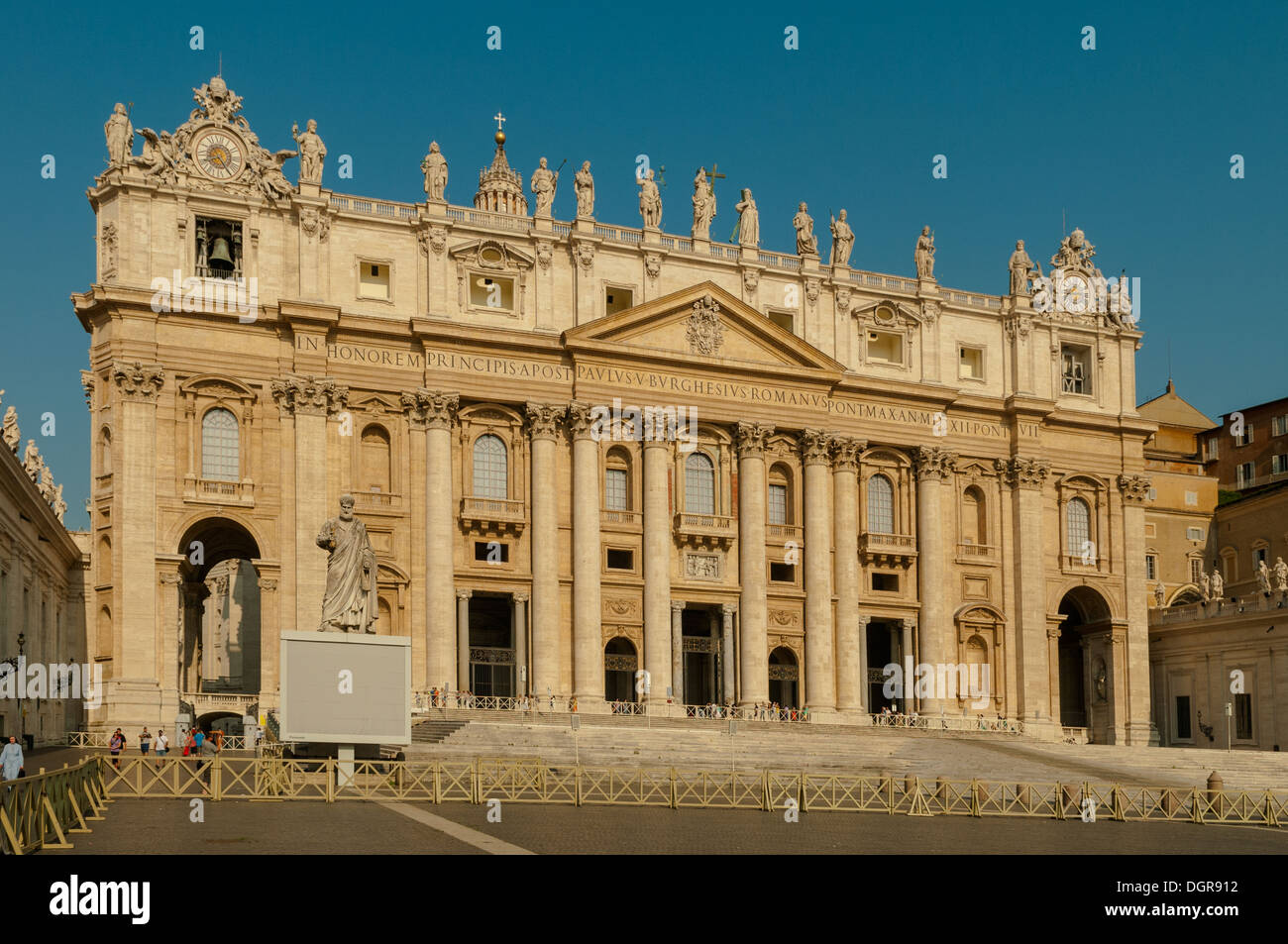 Szenische ansicht der st peter basilika -Fotos und -Bildmaterial in ...