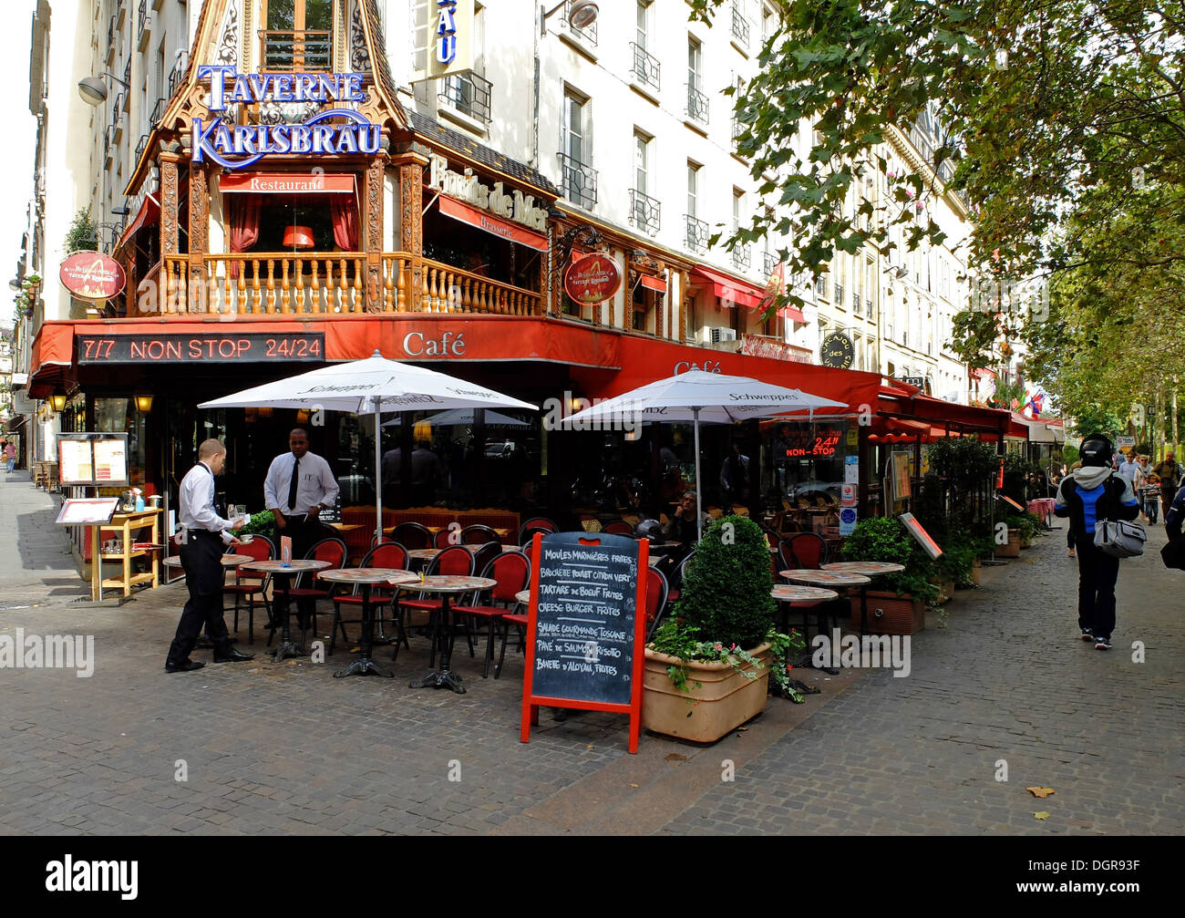 Place de la contrescarpe paris -Fotos und -Bildmaterial in hoher ...