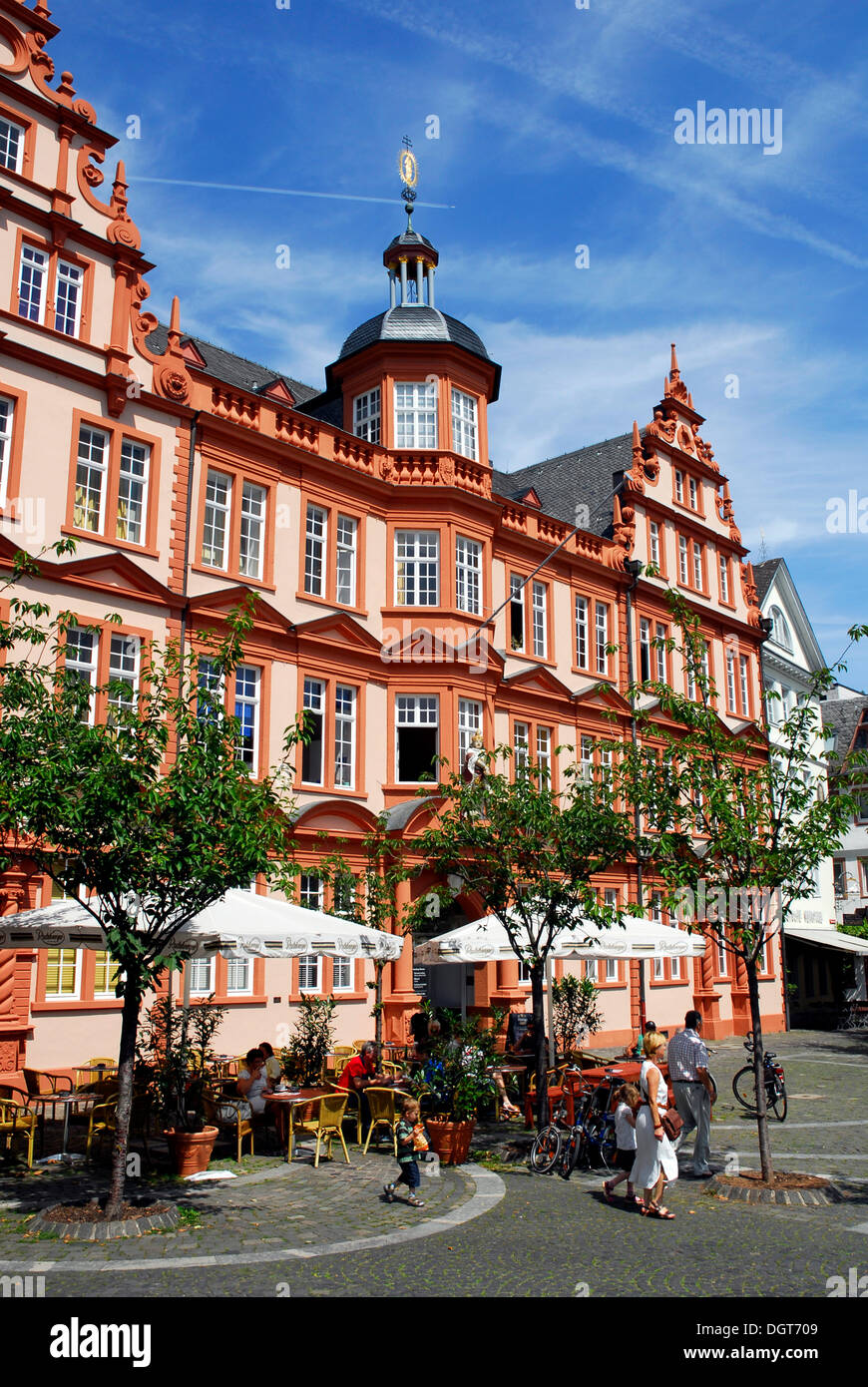 Haus zum roemischen kaiser -Fotos und -Bildmaterial in hoher Auflösung ...