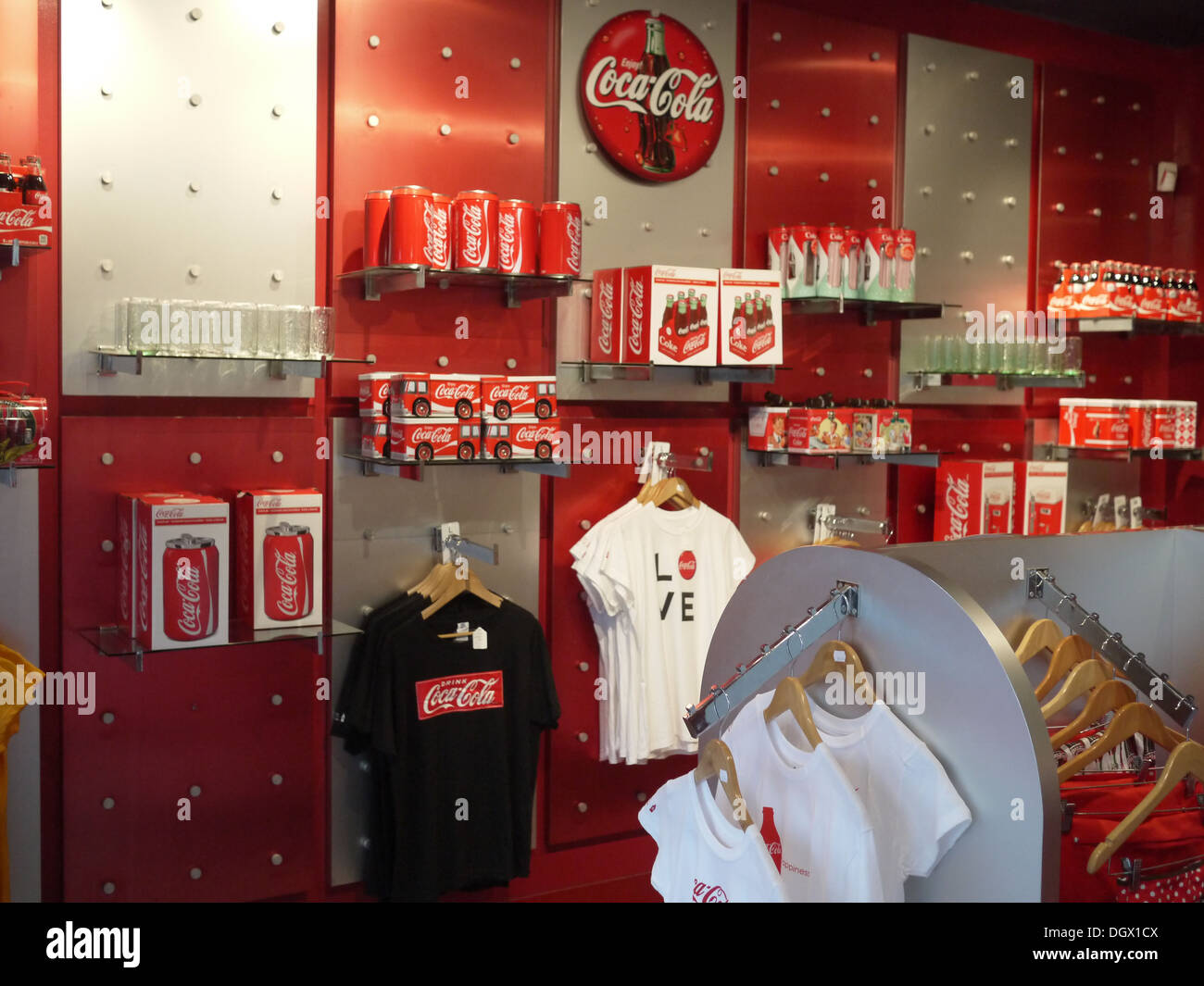Coca Cola Store Stockfotos und -bilder Kaufen - Alamy