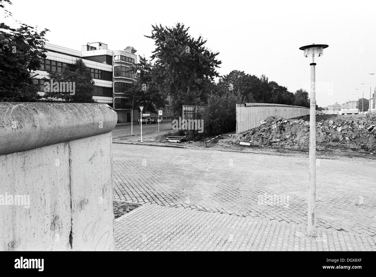 Reste der Berliner Mauer an der Strelitzer Straße Road, Ecke Bernauer ...