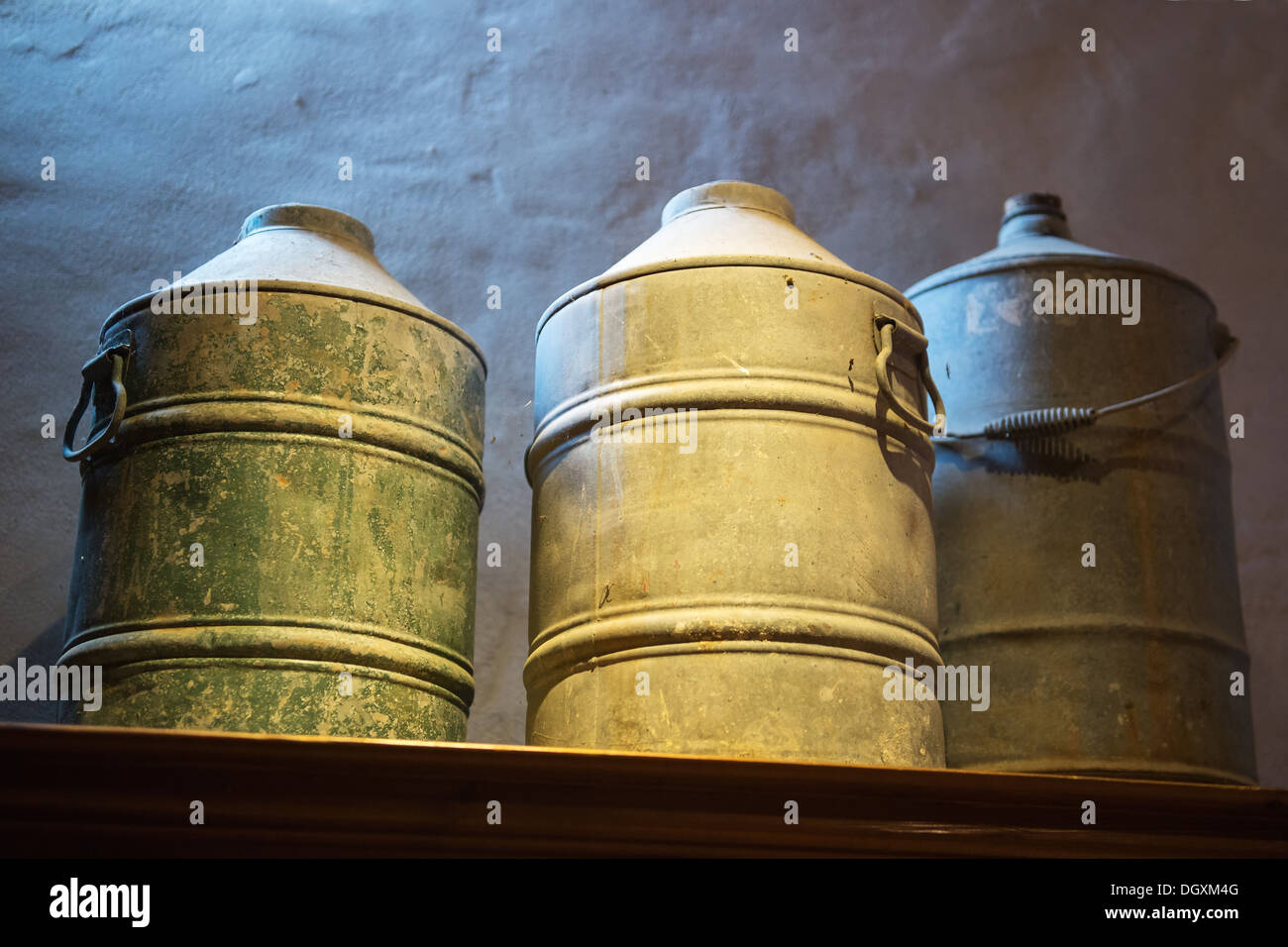 Vintage dosen -Fotos und -Bildmaterial in hoher Auflösung – Alamy