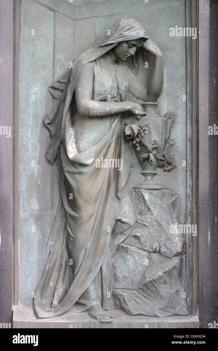 Jungfrau maria relief -Fotos und -Bildmaterial in hoher Auflösung – Alamy