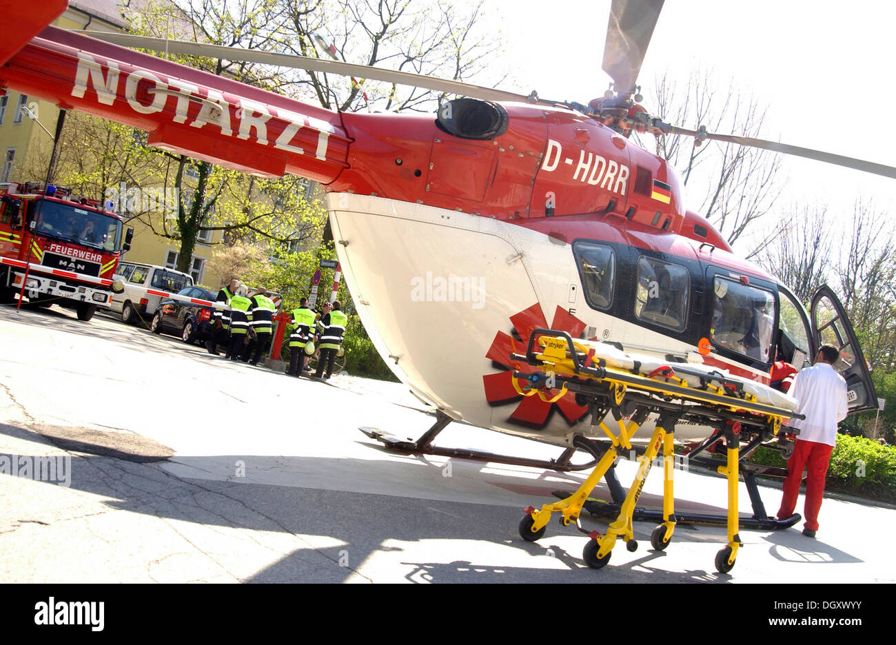Betrieb von rettungsdiensten und rettungsdiensten -Fotos und ...