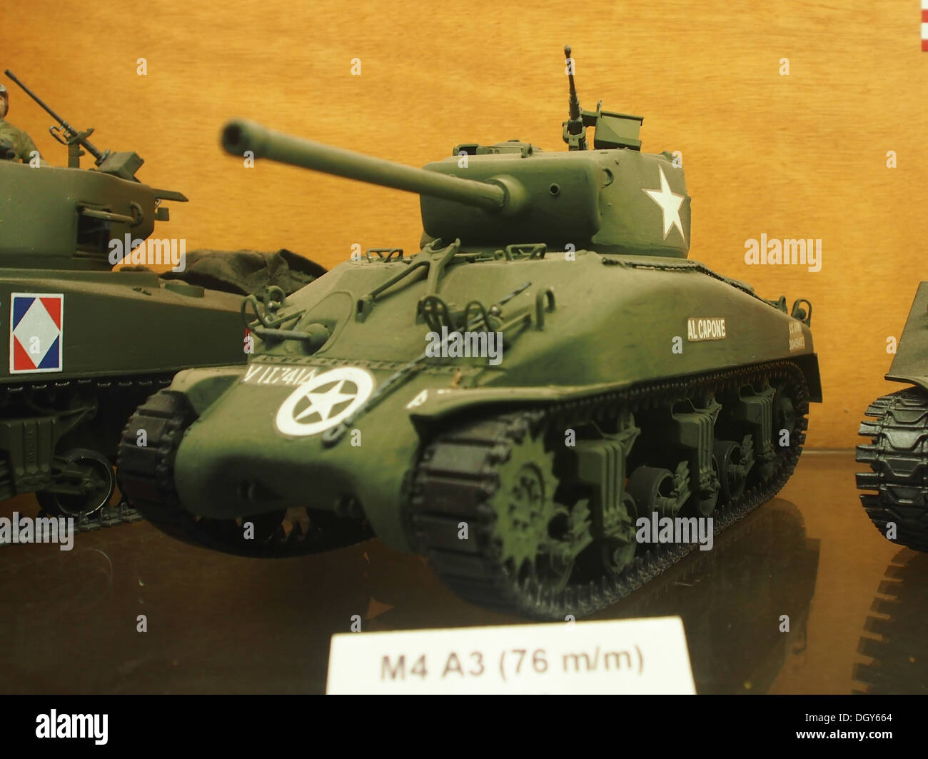M4a3 sherman panzer -Fotos und -Bildmaterial in hoher Auflösung – Alamy